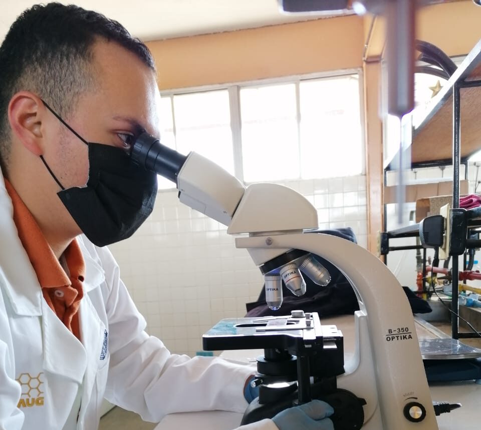 Alumno UG investiga sobre viticultura en Colombia gracias a la beca ...