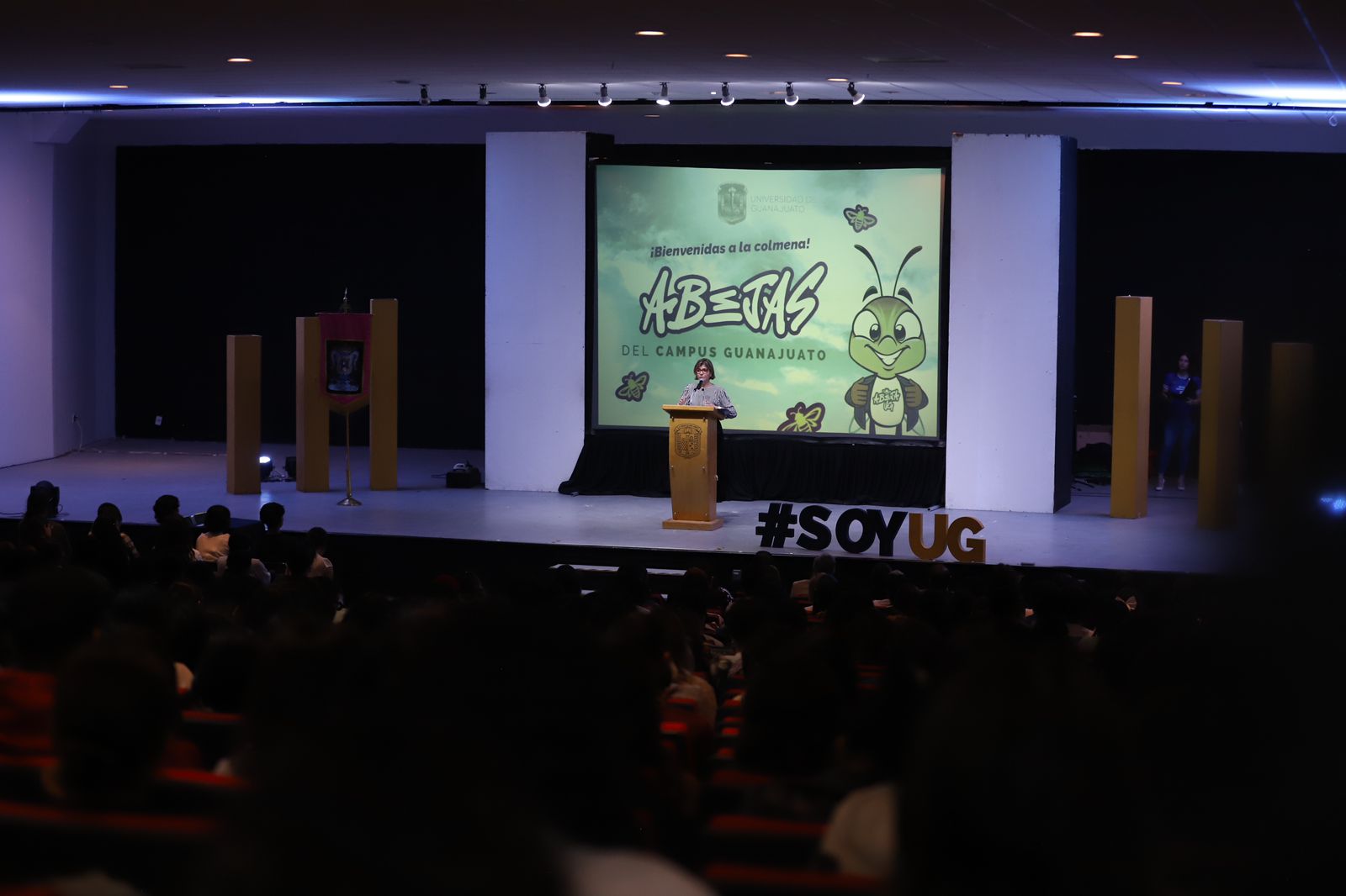 Recibe Campus Guanajuato UG a más de mil 600 nuevas abejas ...