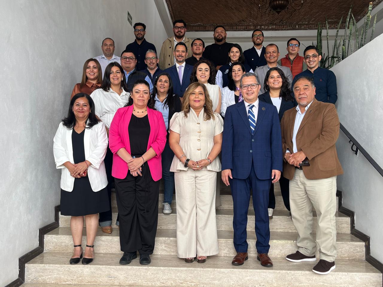 Se reúne la Red de Comunicación de la RCO-ANUIES en la UG ...